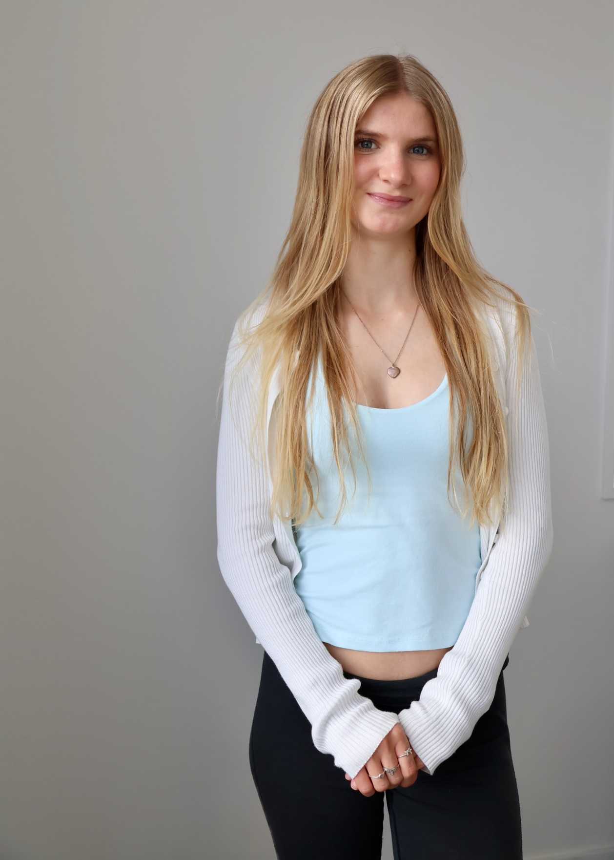 Amelie Dee Profile